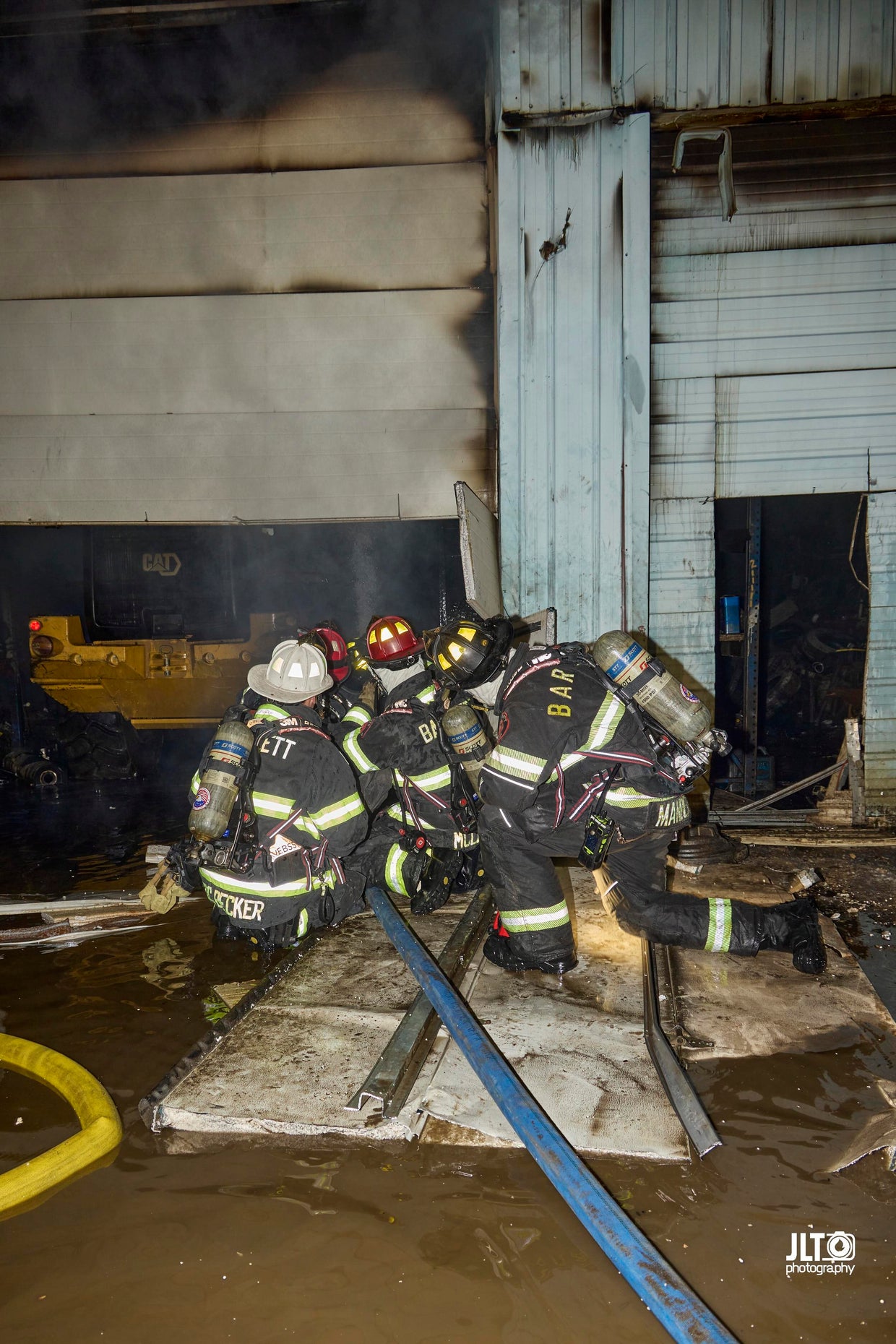 Fire rips through commercial building in unincorporated Elgin, Illinois ...