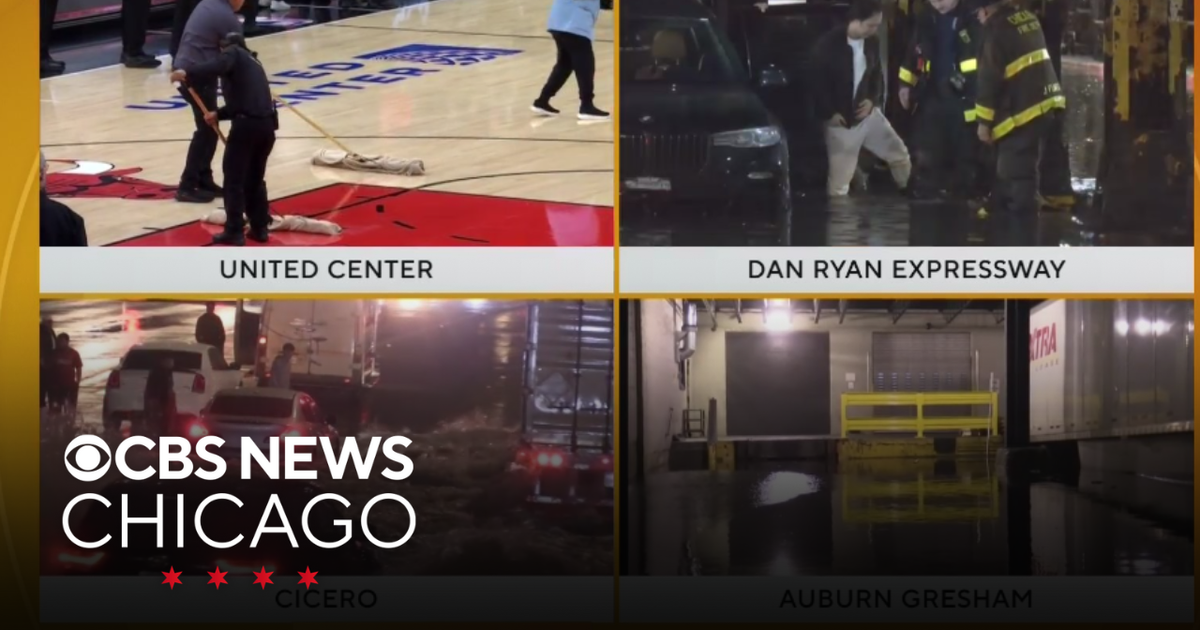 Heavy rainfall overnight leaves Chicago streets flooded Friday morning ...