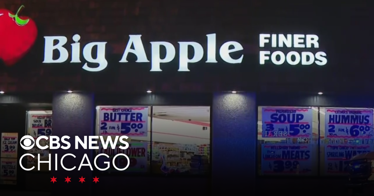 Windows smashed in at 2 businesses in Chicago's Lincoln Park ...