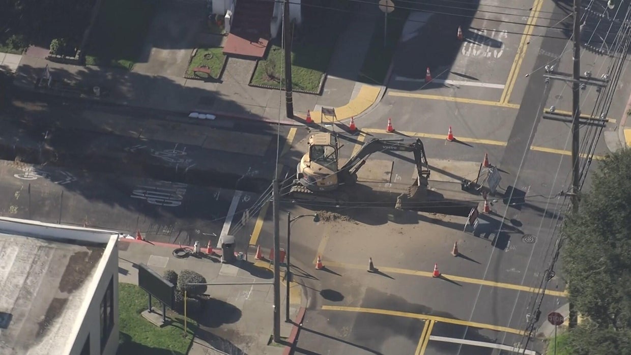 Gas leak in Alameda prompts evacuations, shelter-in-place warnings ...
