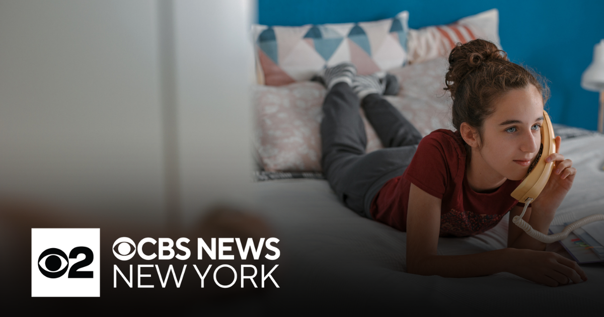 Parents turn to landlines to help kids unplug from screens, social ...