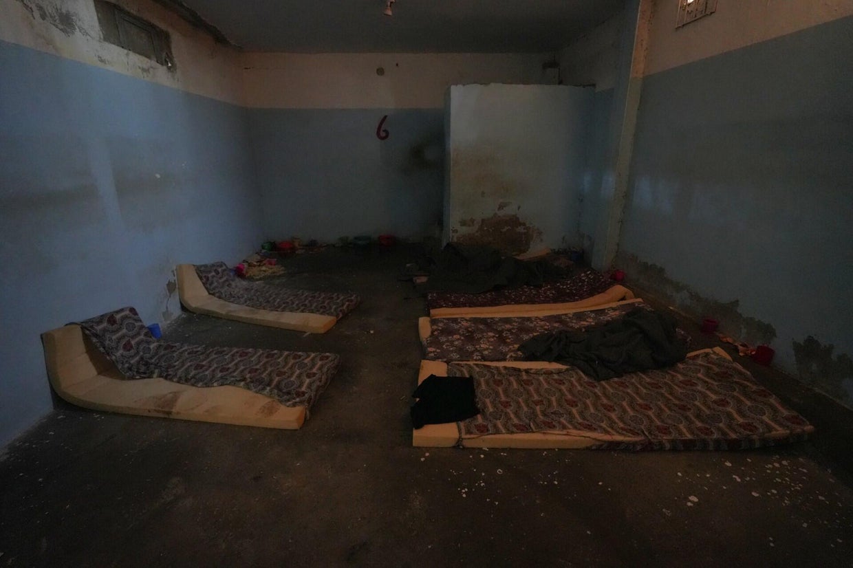 CBS News finds Syrian prison without its ISIS detainees as clashes ...