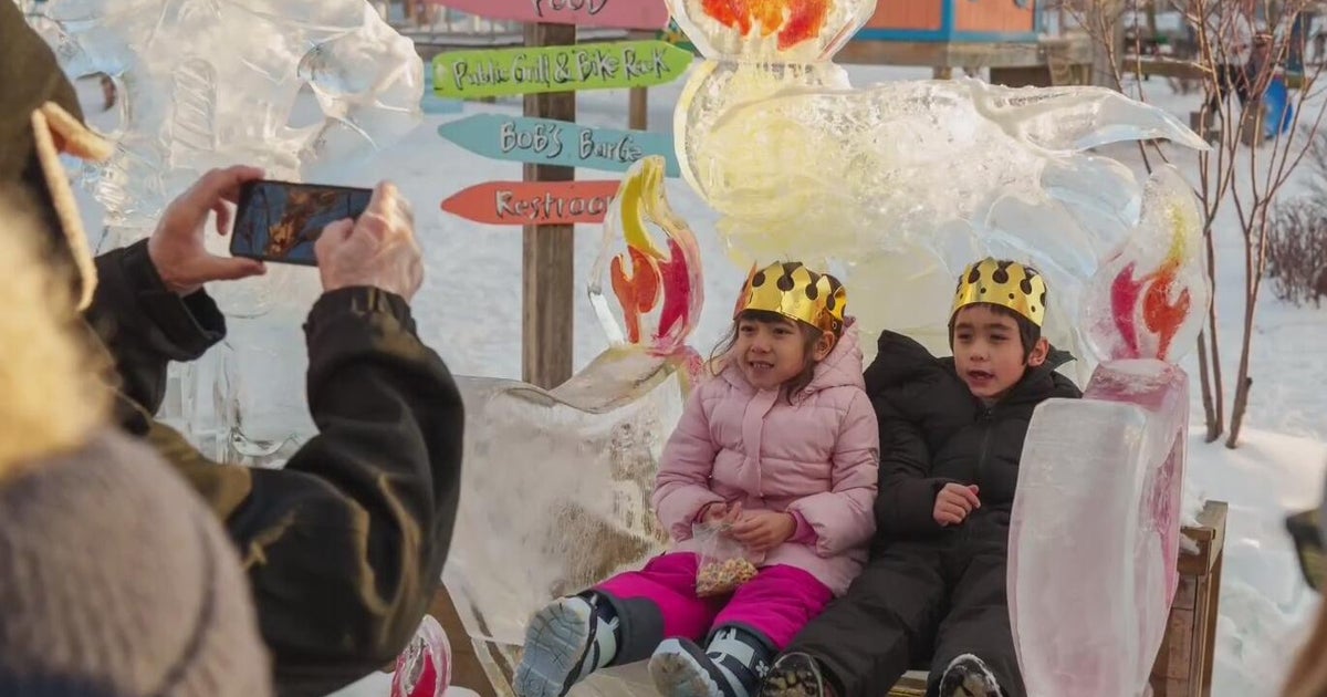 Detroit Fire and Ice Festival forges ahead despite frigid temperatures ...