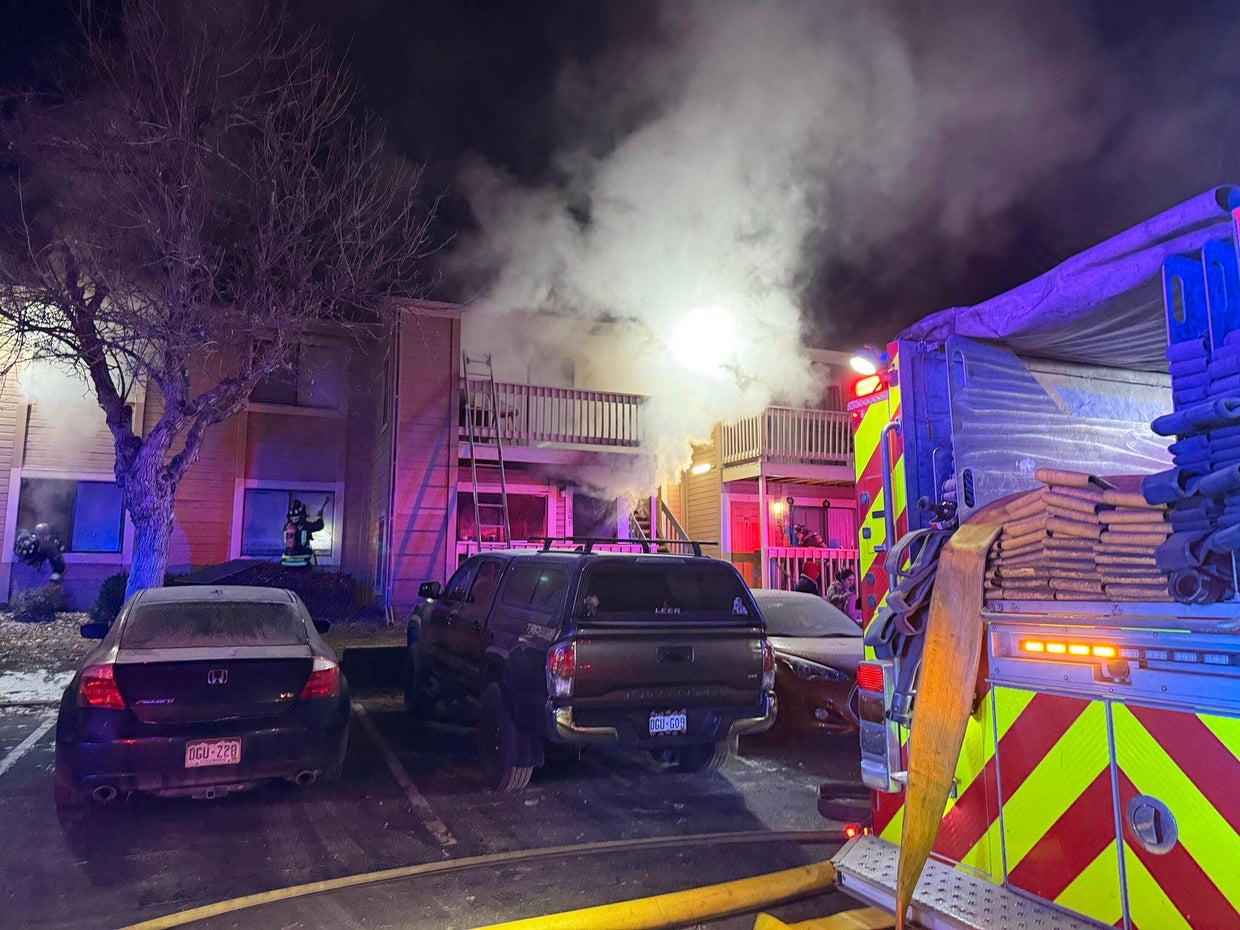 1 person injured and displaced from Aurora apartment fire - CBS Colorado