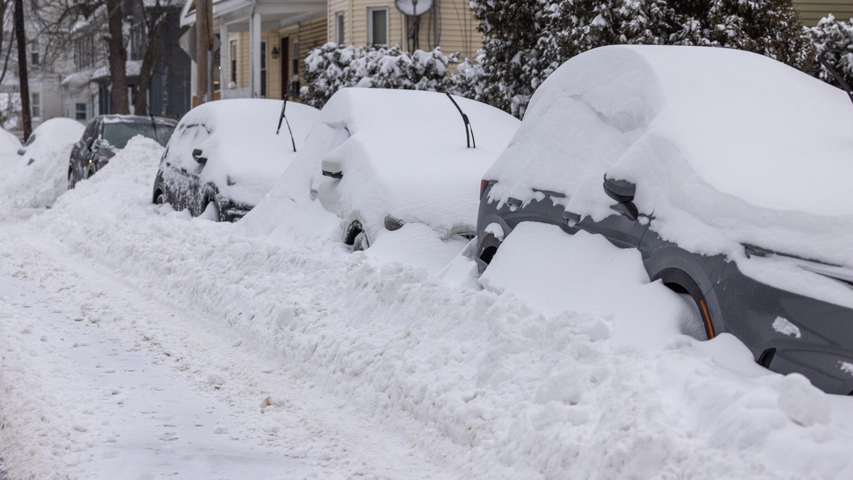 Boston area gets buried under 20+ inches of snow