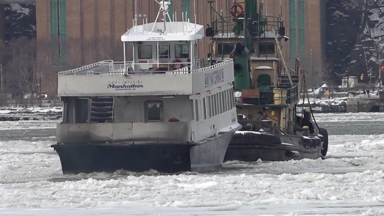 NYC Ferry service may be suspended for days due to ice in rivers - CBS ...