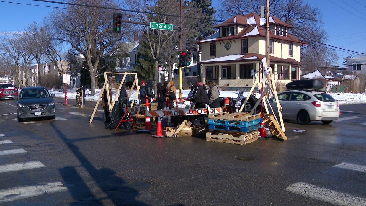 South Minneapolis residents create roadblock, defining it as safety ...