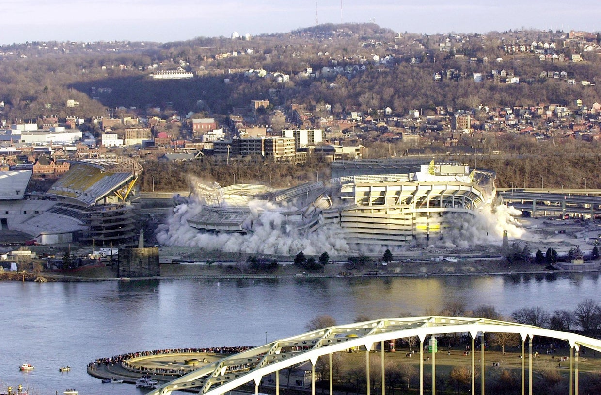 Remembering the implosion of Pittsburgh's Three Rivers Stadium 25 years ...