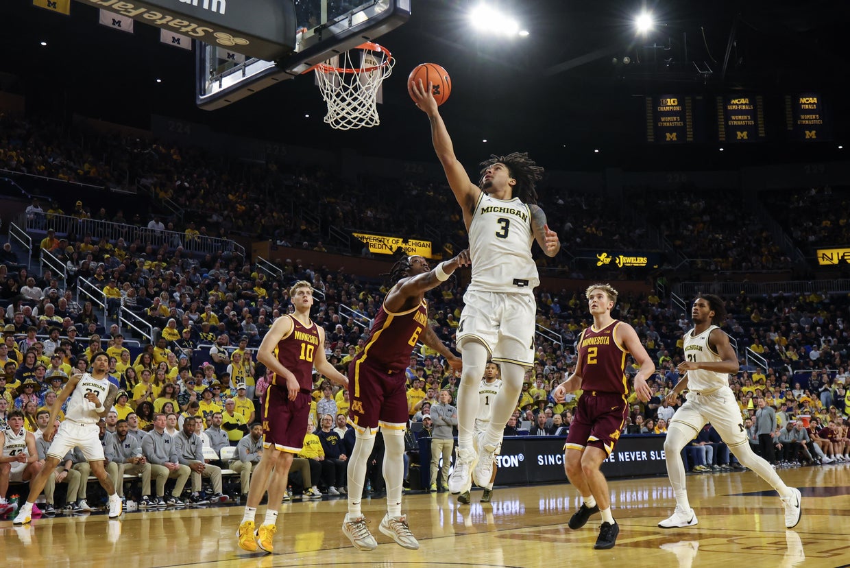 No. 3 Michigan beats Minnesota 77-67, clinches at least share of 1st ...