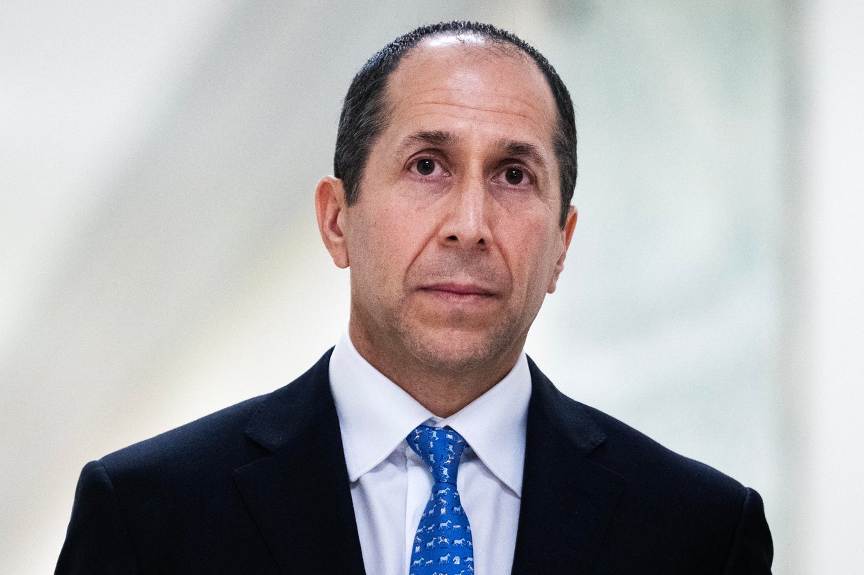 Richard Kahn, Epstein's accountant, tells Congress he didn't know about ...