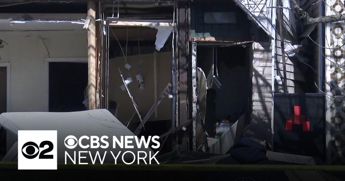 Crews nick gas line, causing house explosion in Newark, N.J. - CBS New York