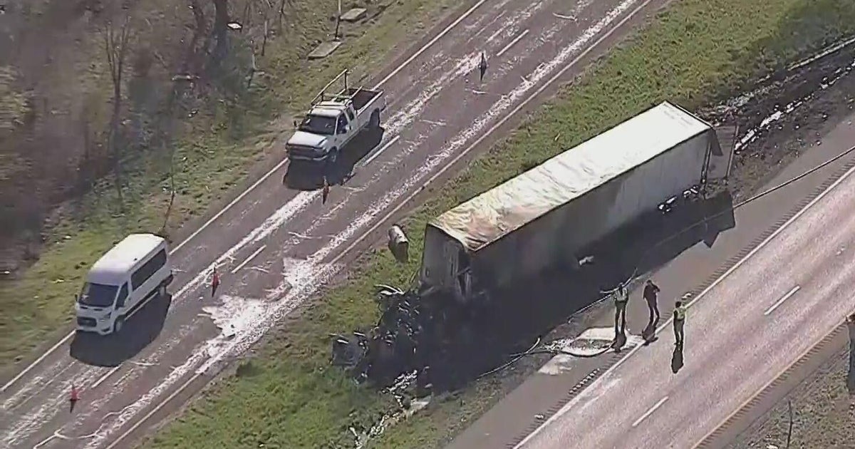 18‑wheeler crash sparks fire, shuts down Highway 80 near Forney - CBS Texas