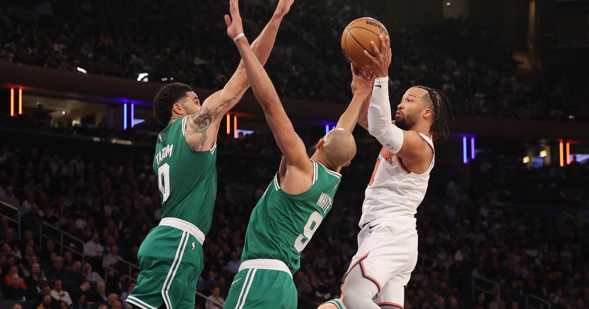 Knicks stay alive in race for No. 2 seed in East, beat Celtics in Tatum ...