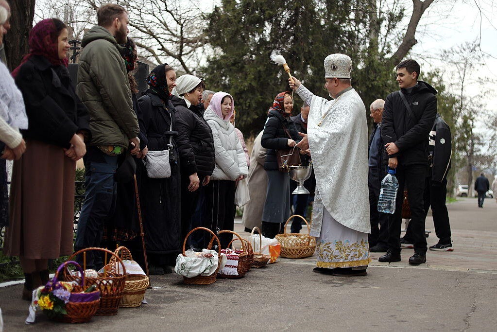 Oekraïne en Rusland beschuldigen elkaar ervan het orthodoxe Paas-staakt ...