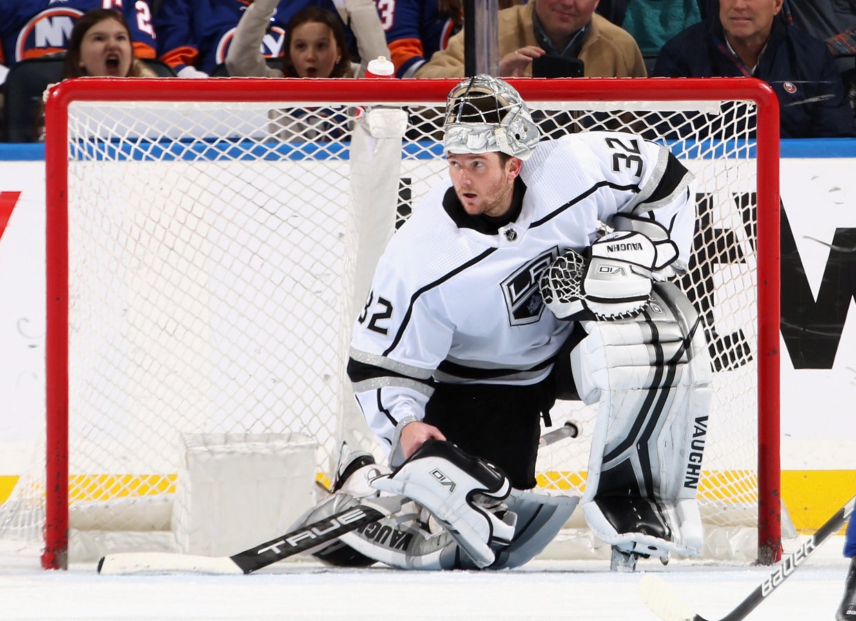 Longtime Kings goaltender Jonathan Quick, 40, announces retirement from ...