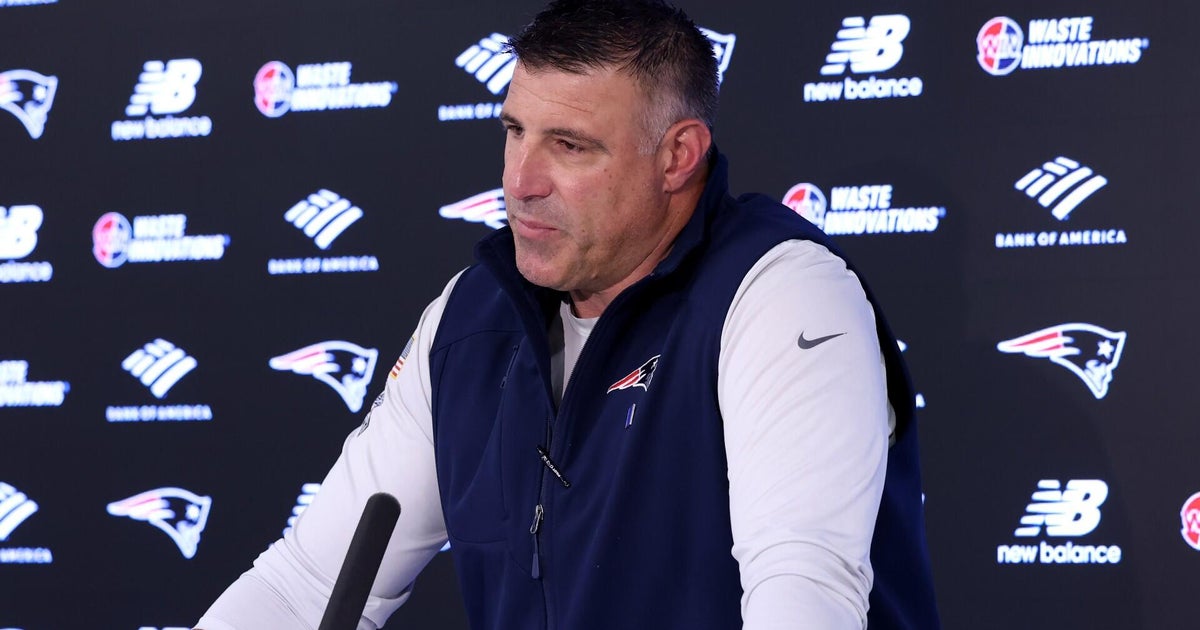 Mike Vrabel returns to work after leaving Patriots for counseling amid ...