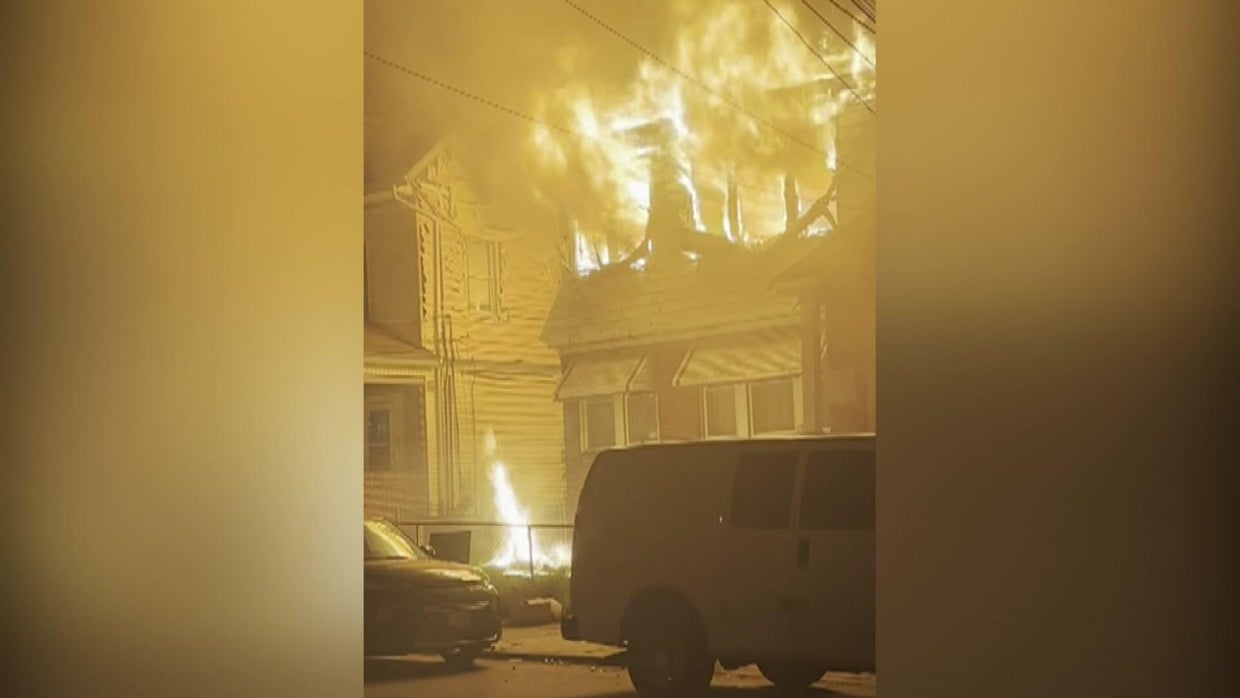 1 dead as Newark fire engulfs multi-family home, New Jersey officials ...
