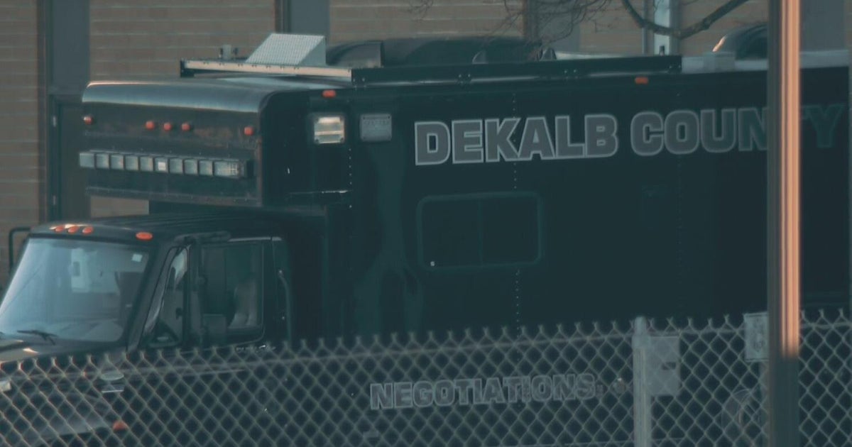 Deadly Southeast Atlanta crash after police chase on Boulevard - CBS ...