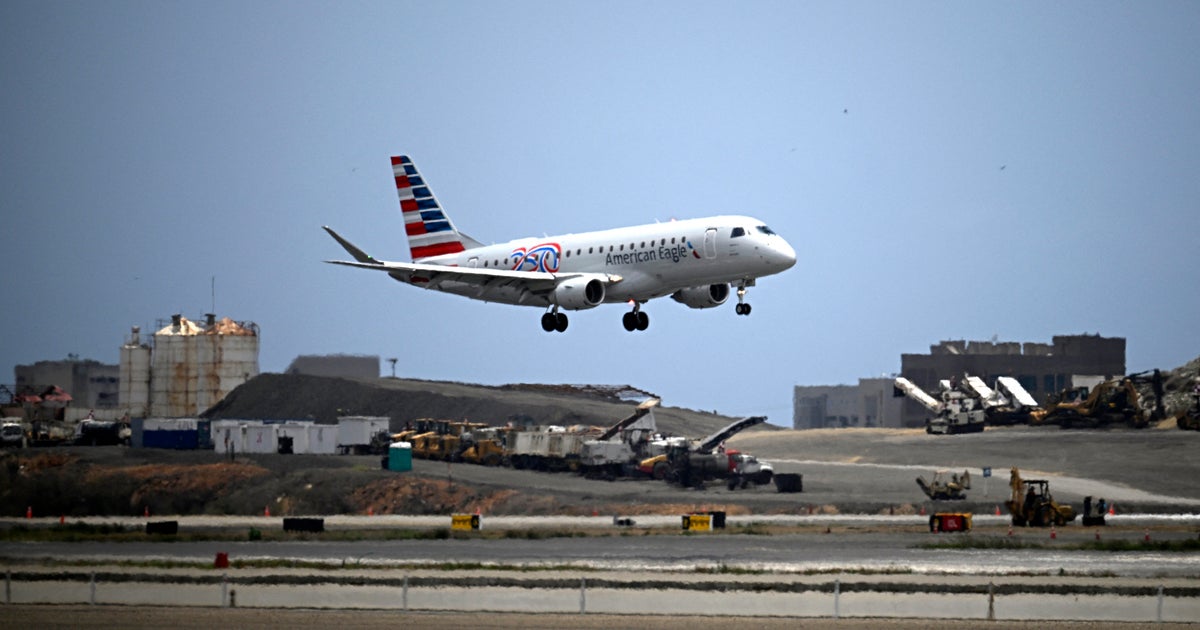 Trump admin. officials fly on first direct commercial flight between US ...