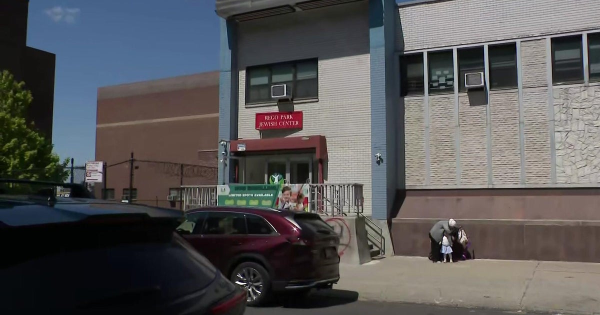 Antisemitic vandalism in Queens sparks outrage as Mayor Mamdani says he ...