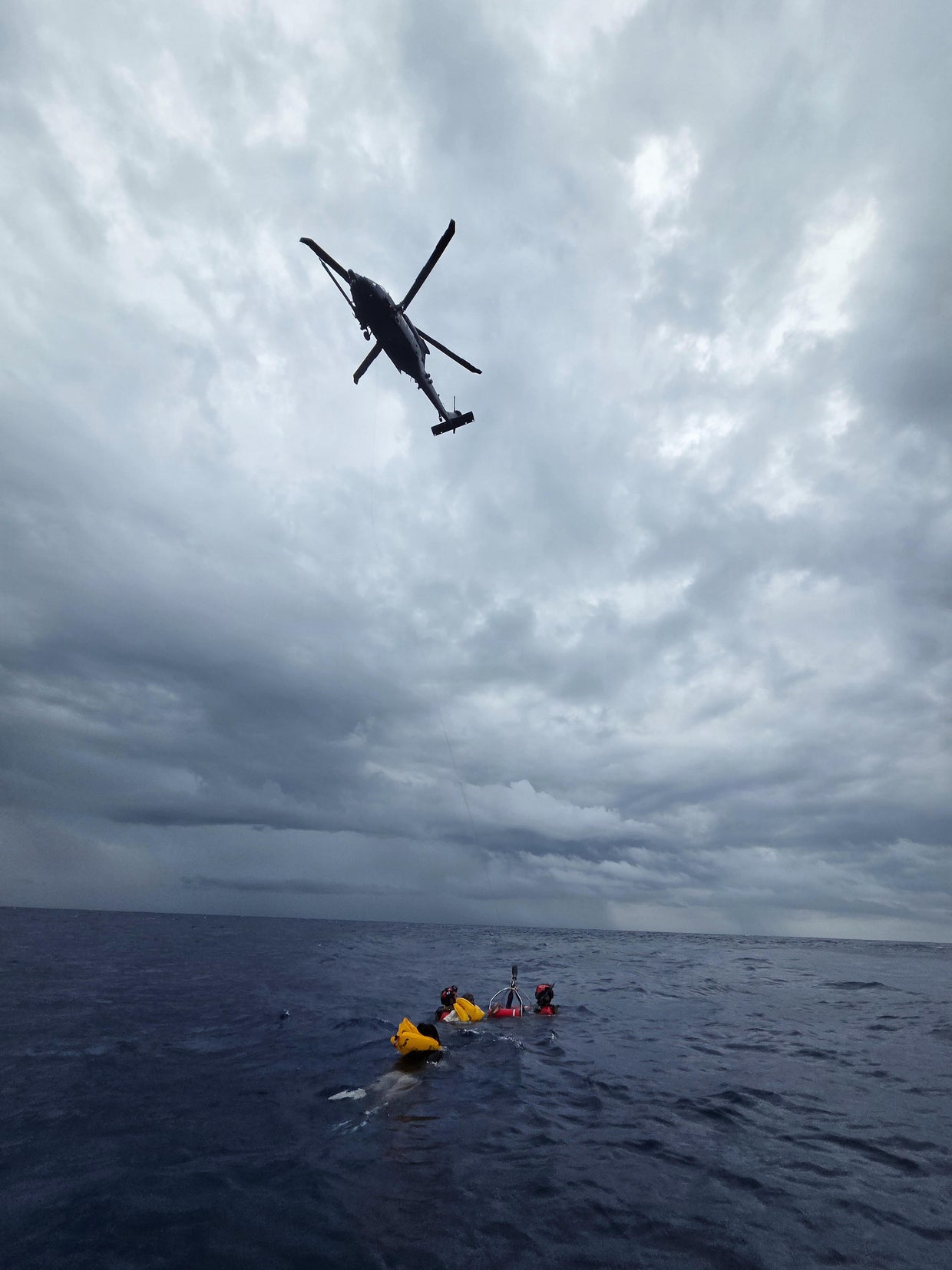 Hero pilot recounts crash landing, rescue in Atlantic Ocean: “My first ...
