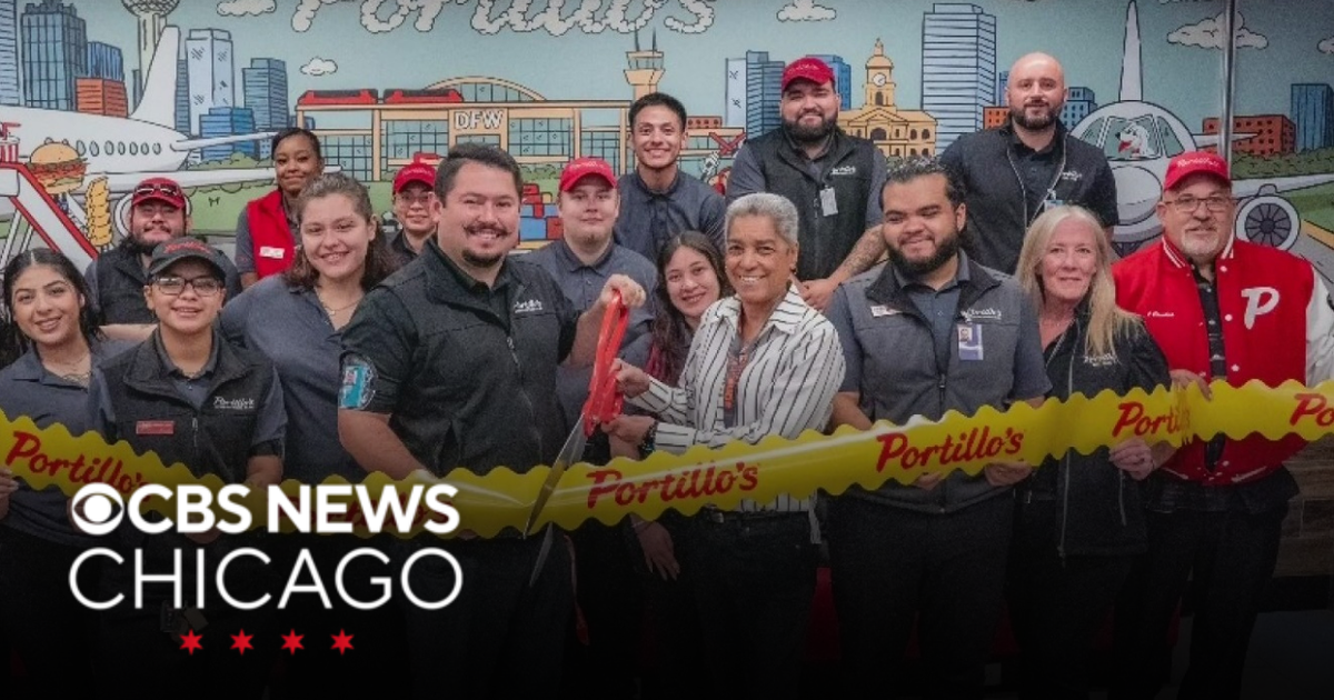 Portillo’s first airport restaurant now open in Texas - CBS Chicago