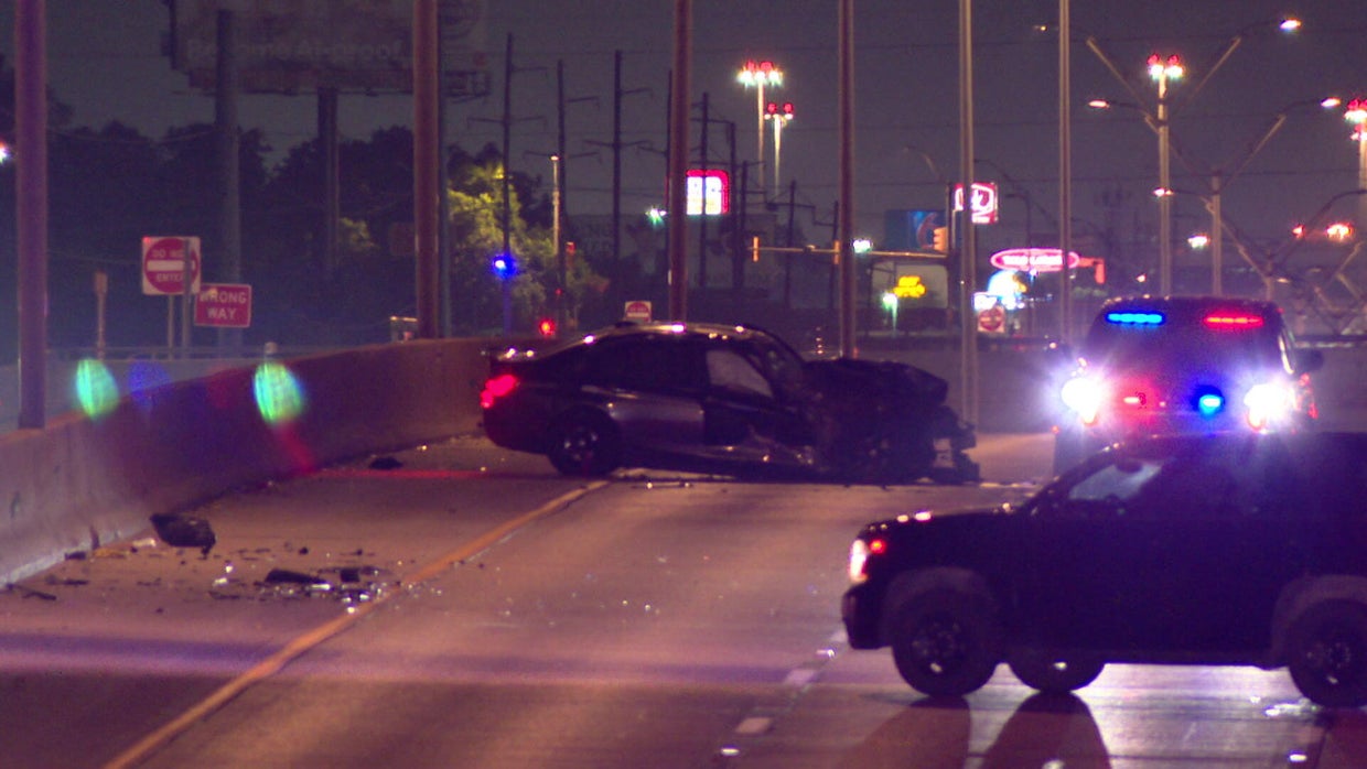 Deadly Sunday morning crashes in Fort Worth claim 2 lives, police say ...