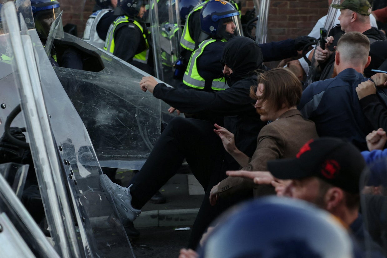 U.K. teen Henry Nowak's murder fuels protests as far-right politicians ...