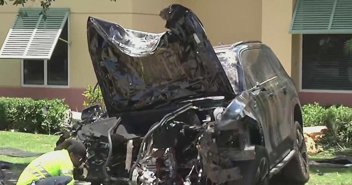 Man in custody after he crashes SUV into a building, then steals Good ...