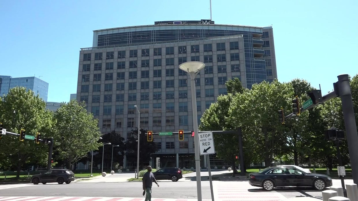 Flag over WWE headquarters ripped off by high winds, flies into power ...
