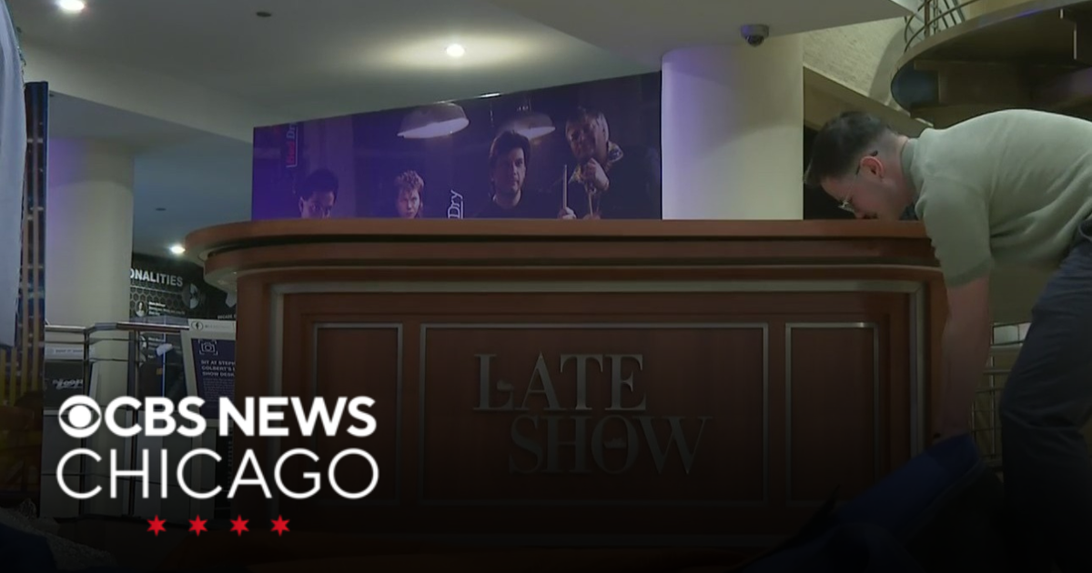 Desk from “The Late Show” arrives at Museum of Broadcast Communications ...