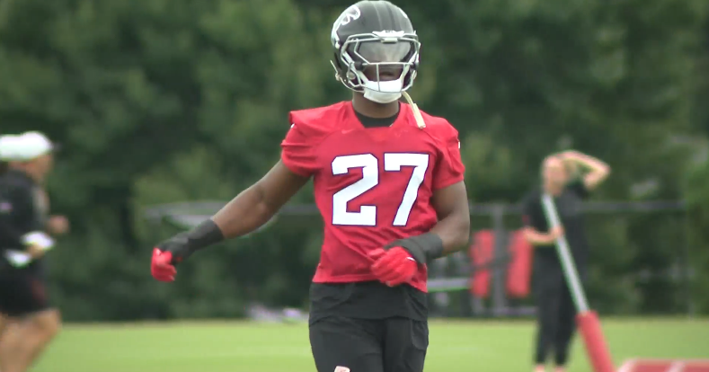 Falcons edge rusher James Pearce Jr. returns to practice after agreeing ...