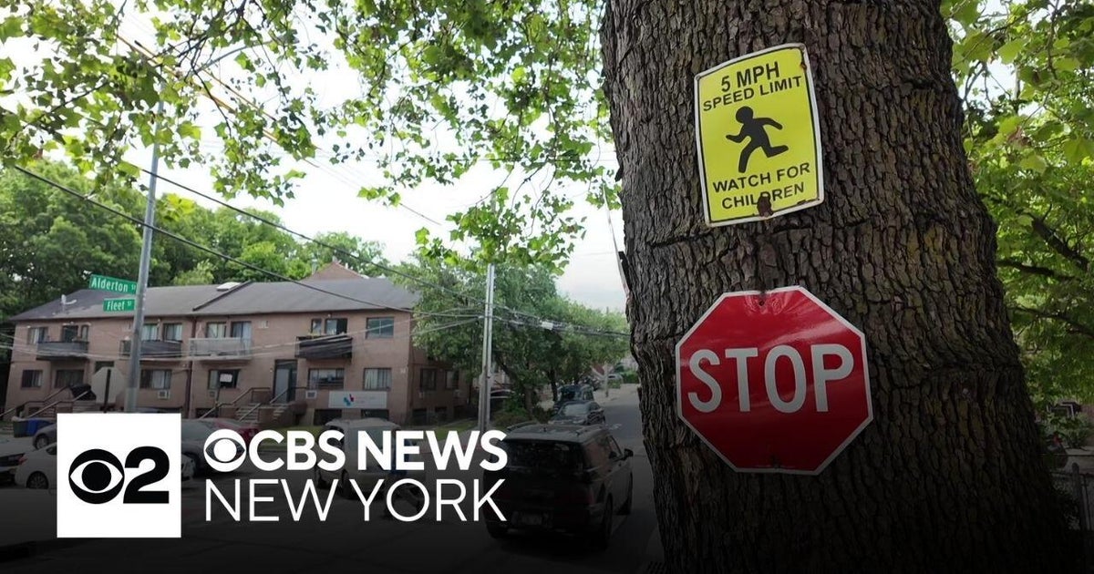 Queens parents push for traffic signal at intersection near school ...